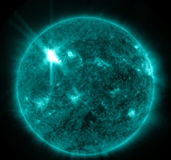 Solar storm shakes Earth's magnetic field