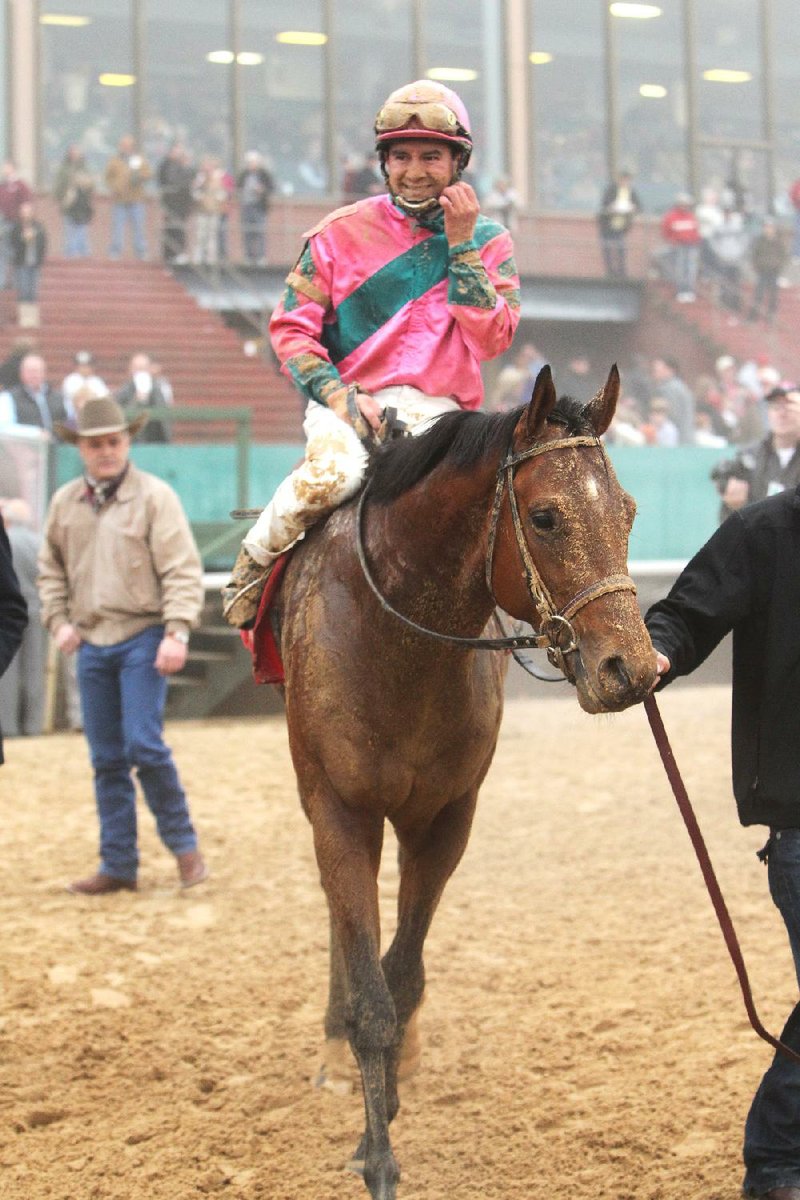 Fire kills Razo, 46, fixture at Oaklawn