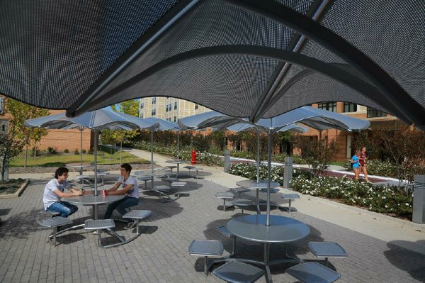 UALR to require fall 2013 freshmen to live on campus