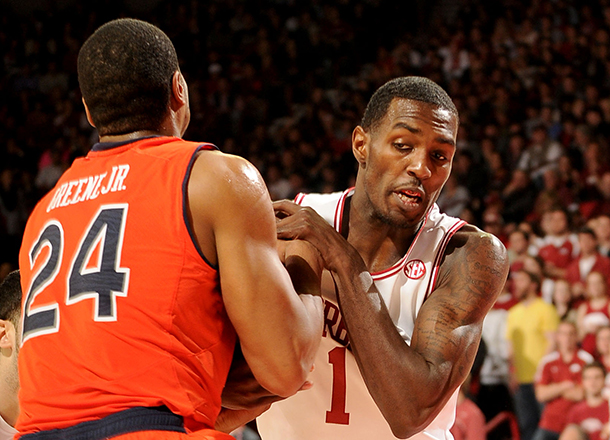 WholeHogSports - UA gets more out of Wade