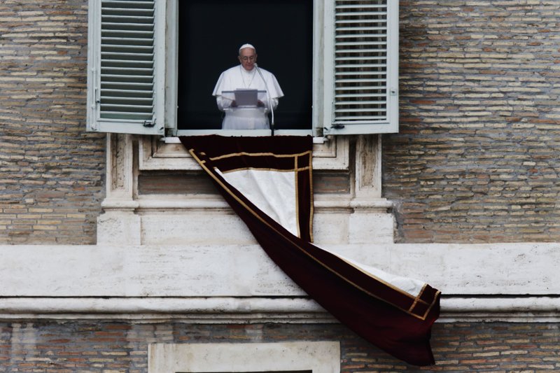 Pope wades into crowd before 1st window appearance | The Arkansas ...