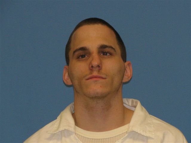 Saline County man wanted on two felony charges