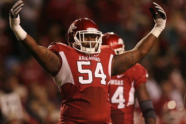 WholeHogSports - Live tackling to highlight 1st scrimmage