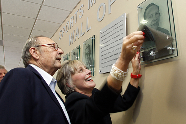 WholeHogSports - No one ever did it any better than Jim Bailey