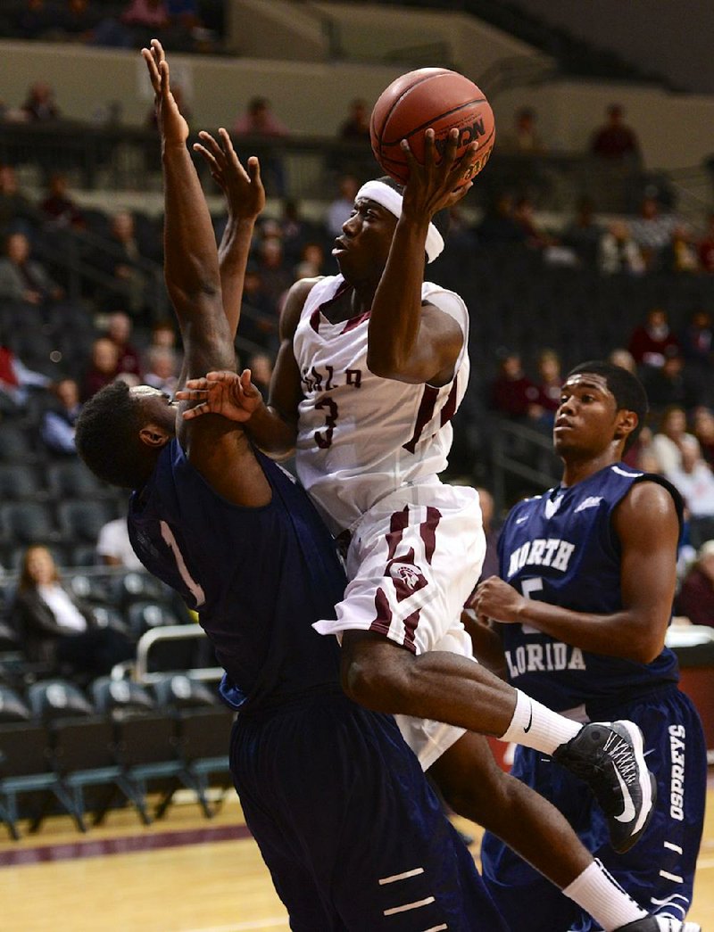 UALR Trojans upset by Ospreys