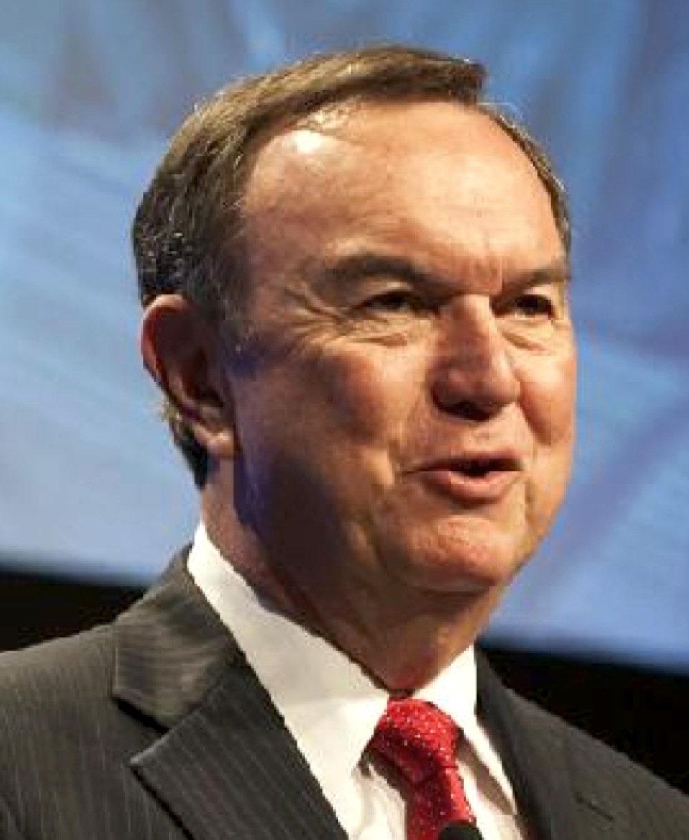 Wal-Mart taps McMillon as new CEO