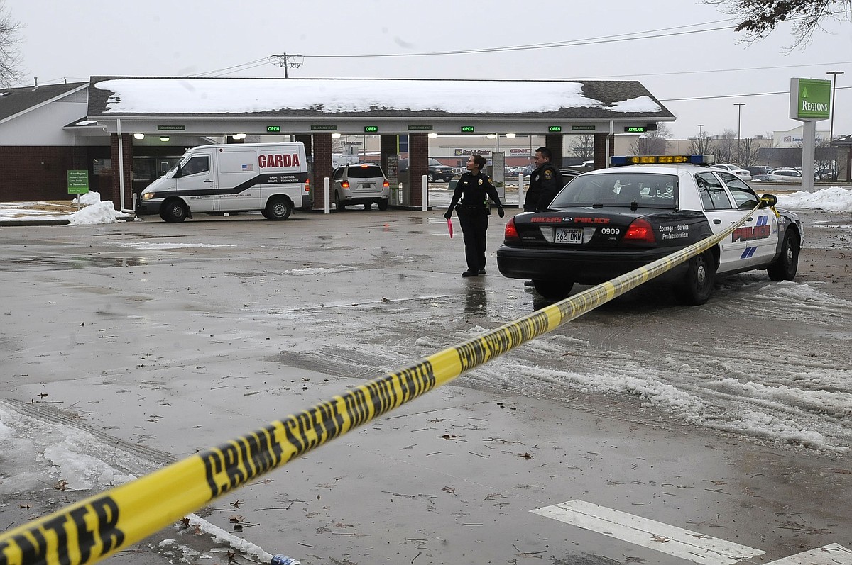 Police investigating bank robbery in Rogers | The Arkansas Democrat ...