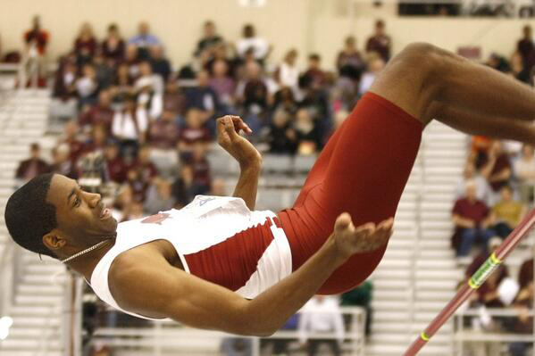 WholeHogSports - Arkansas teams jump to the front