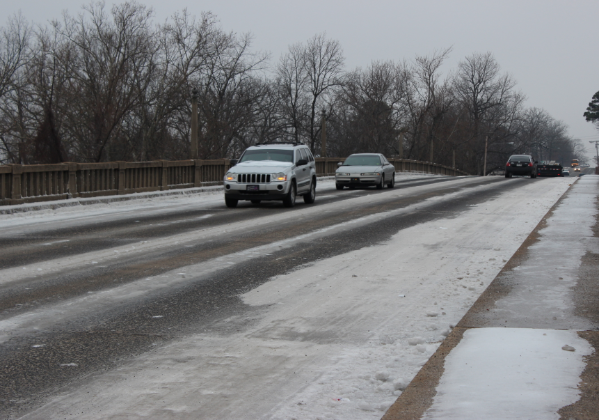 Roads remain slick in parts of Arkansas