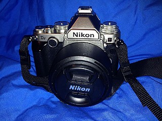 Nikon’s Df captures retro look with modern features | Northwest ...