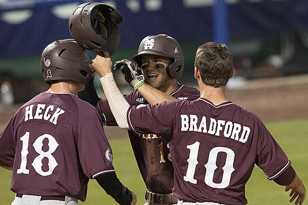 Bulldogs rout South Carolina 12-0 | Whole Hog Sports