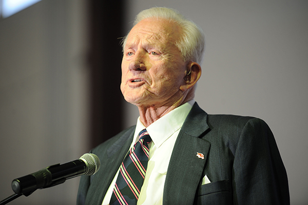 WholeHogSports - Broyles' cause worth remembering