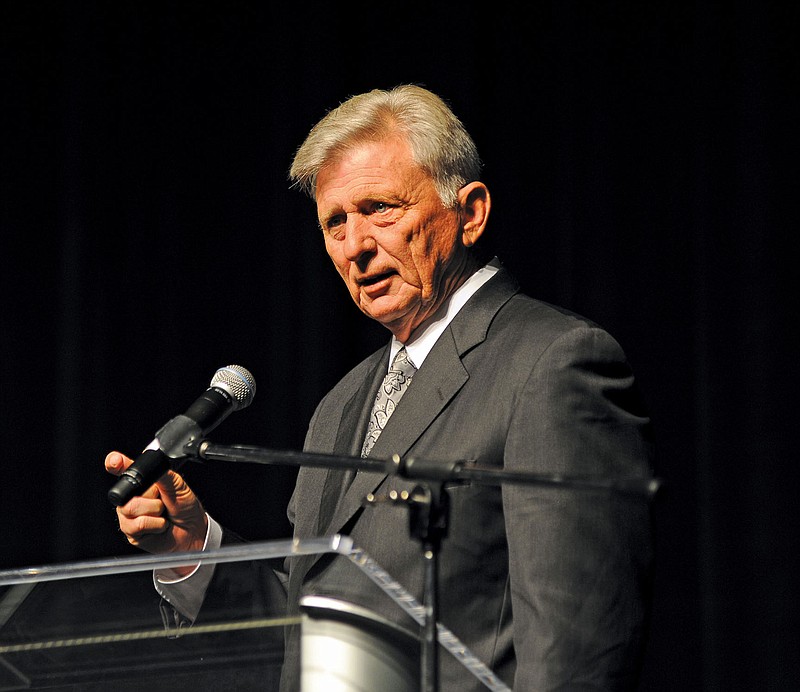 Beebe speaks at ABA meeting | Hot Springs Sentinel Record