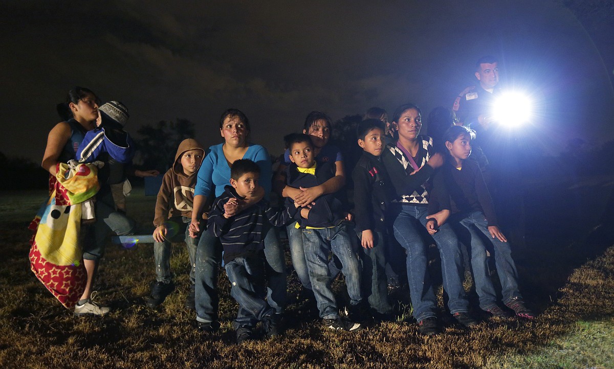 In deep South Texas, a daily tide of poor migrants | Hot Springs ...