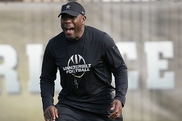 WholeHogSports - Vandy's new coach sees opportunity in camp