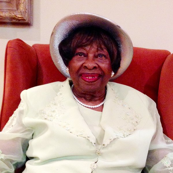 Giles honored as Outstanding Woman | Magnolia Banner News