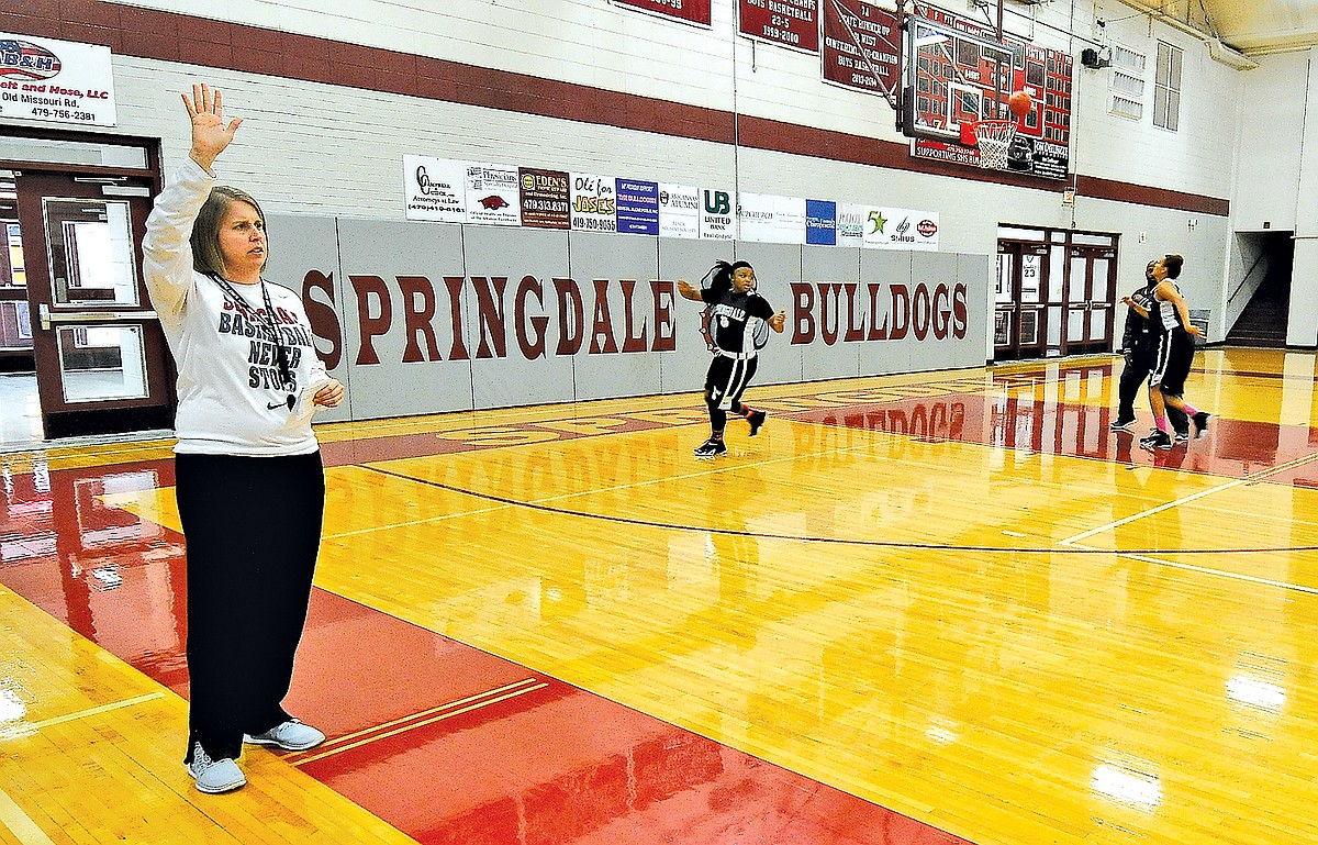 PREP BASKETBALL: Springdale uses pressure defense to hold off ...