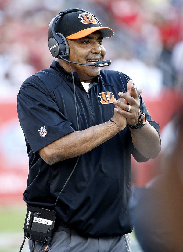 Bengals coach handles some big questions