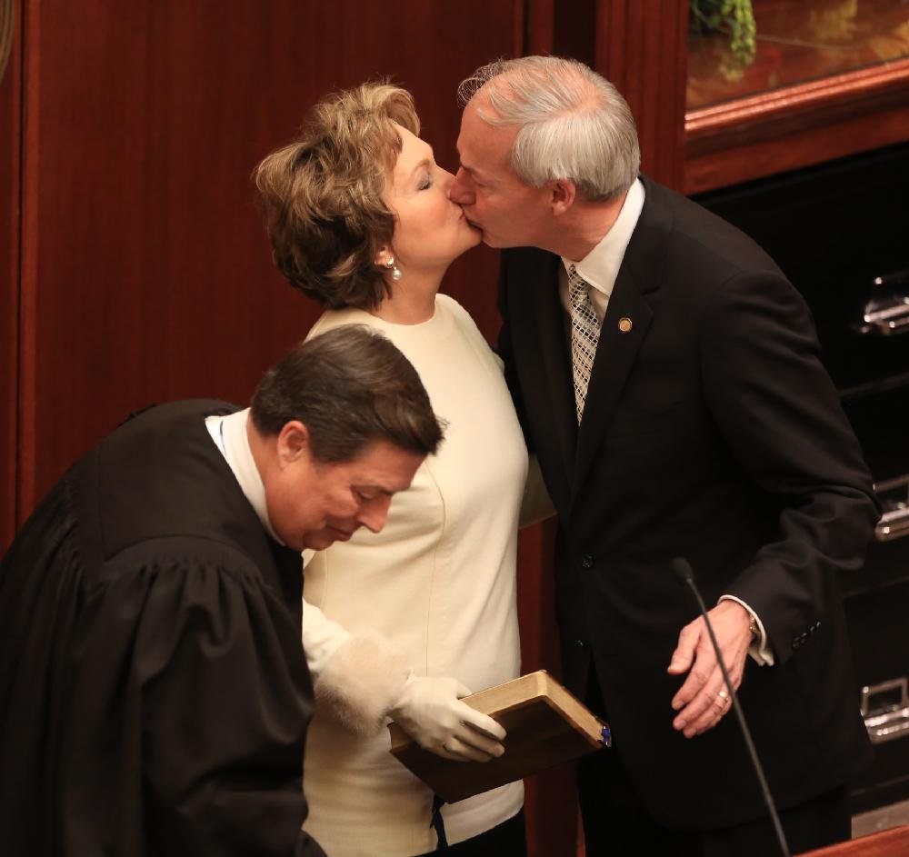 Hutchinson Becomes 46th Governor