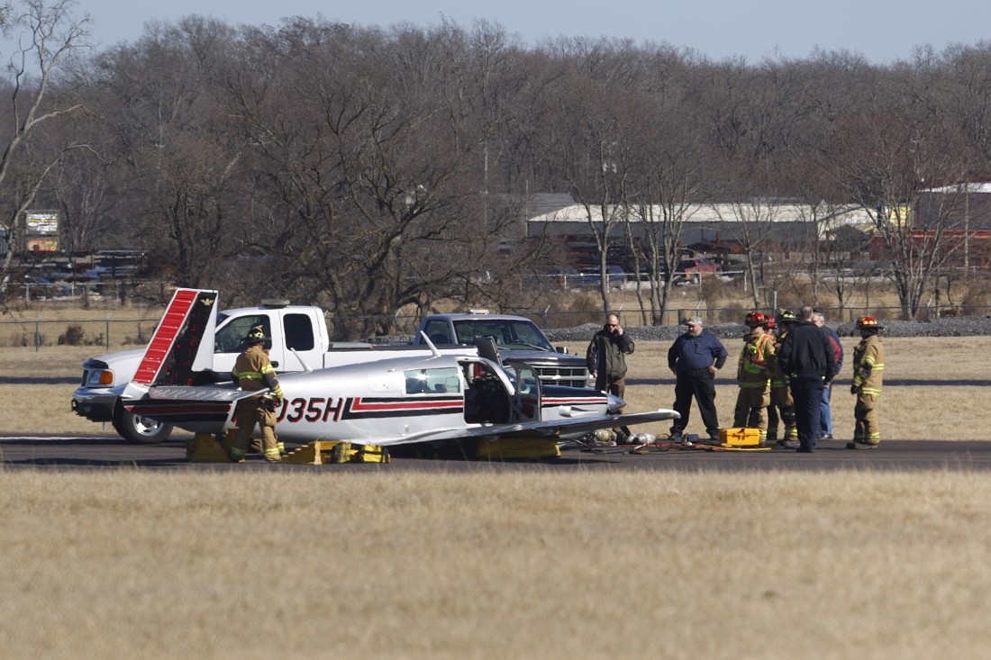 No injuries when plane's landing gear fails to deploy at Rogers airport ...