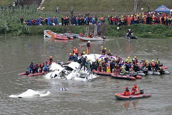 Taiwan plane-crash toll up to 31
