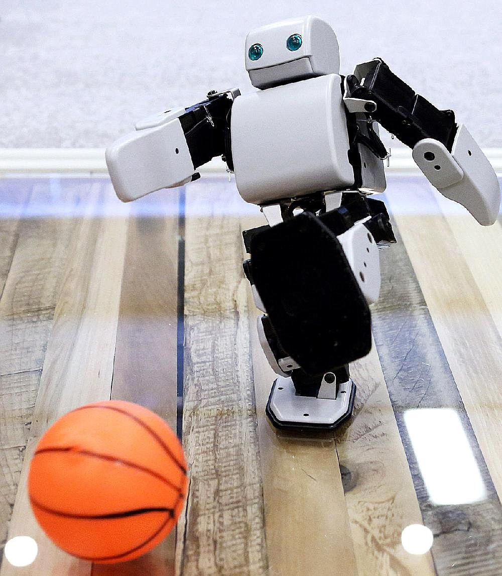 Robots learning to behave around people | The Arkansas Democrat-Gazette ...