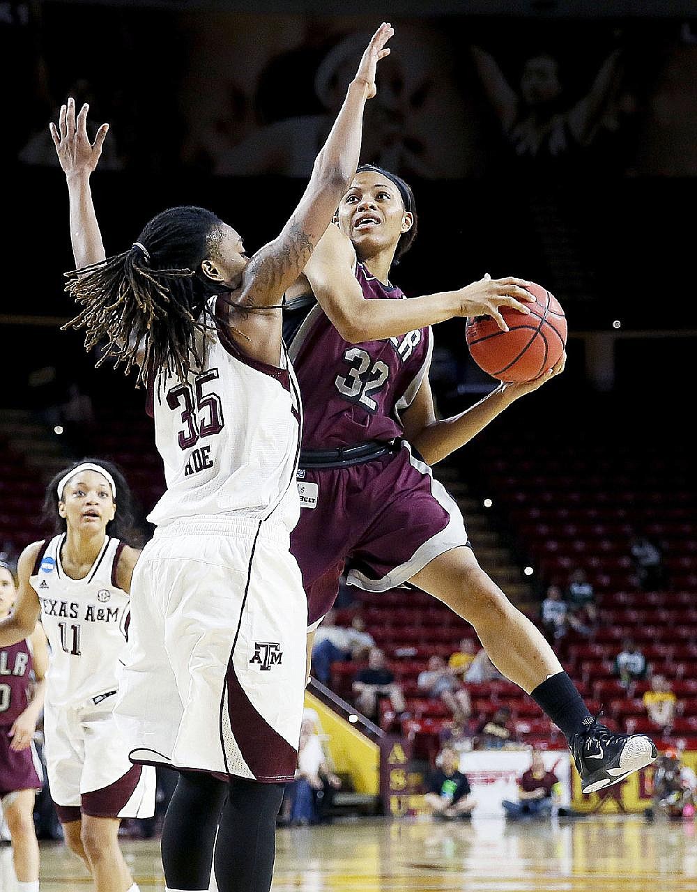 Cobbins endures for team | Northwest Arkansas Democrat-Gazette