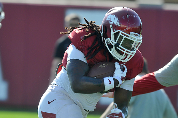 WholeHogSports - Hogs hold first spring scrimmage