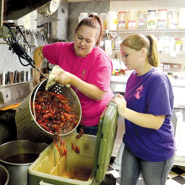 Cooking crawfish | El Dorado News