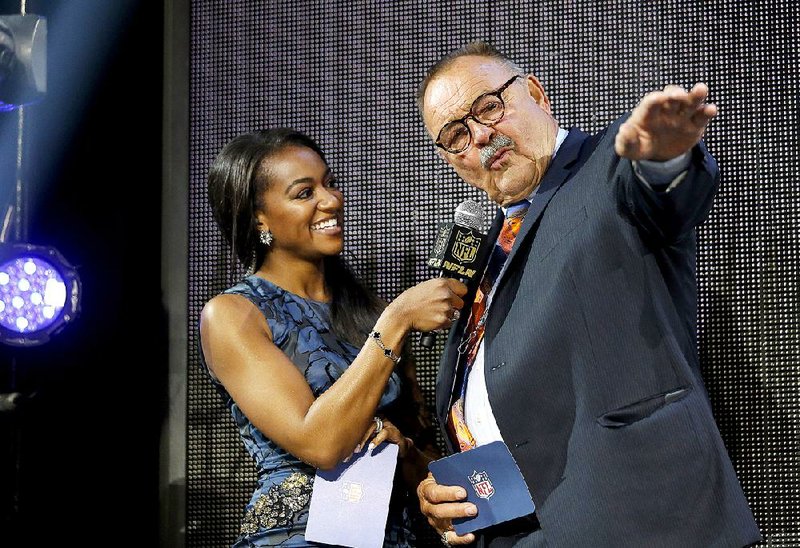 Kelly, Butkus steal show on Day 2