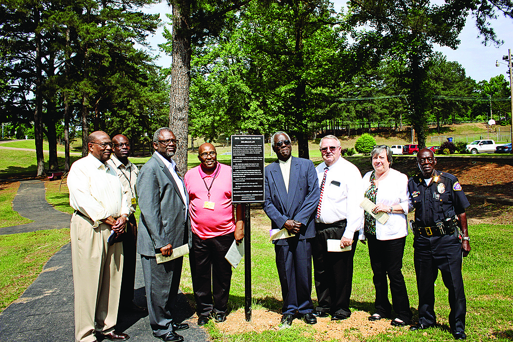 Plaque honors Weaver | Camden News