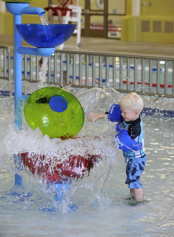 Bentonville Community Center holds grand opening