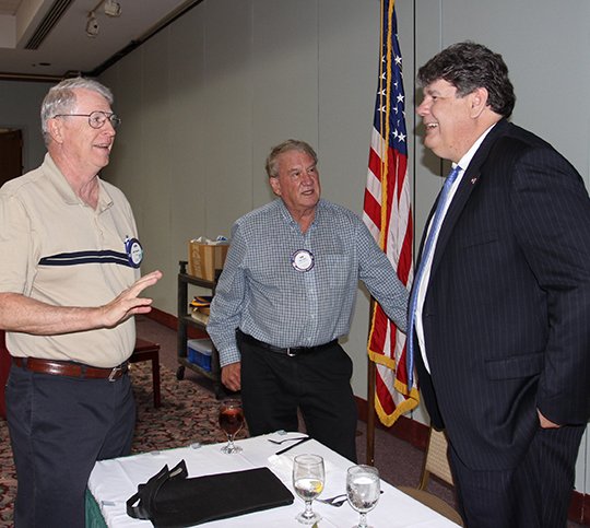 Waterways commissioner speaks to Oaklawn Rotary