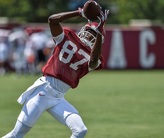 Reed runs right into Razorback receiving corps | Hot Springs Sentinel ...