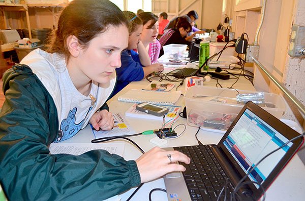 Gentles represents state at National Youth Science Camp