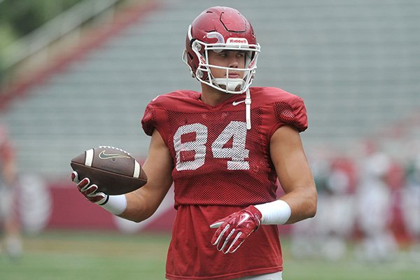 Hogs simulate early kickoff