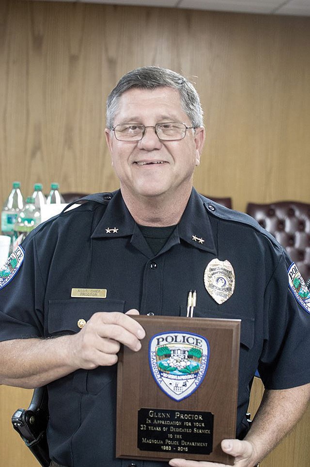 Proctor reflects on his 32 years as police officer | Magnolia Banner News