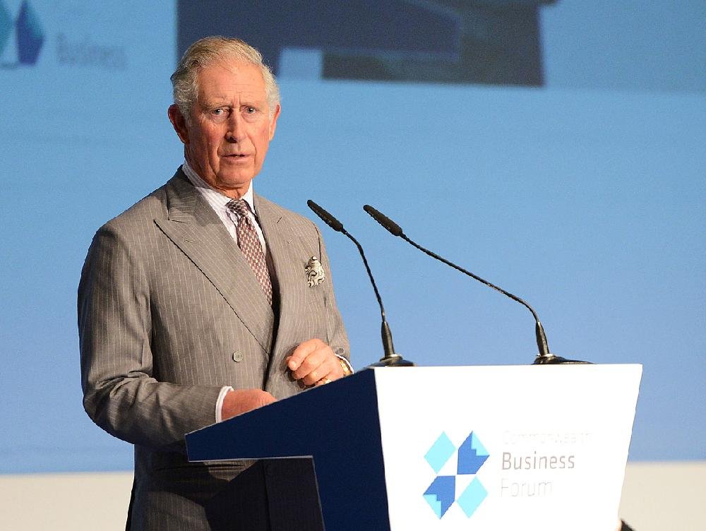 Queen lands in Malta for Commonwealth summit