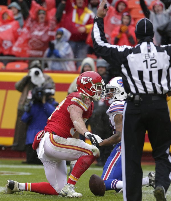 Mediocre and losing teams vie for NFL slots