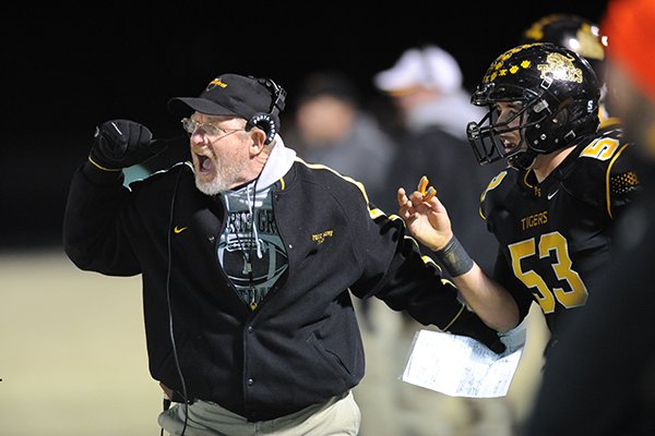 Fourth time's a charm for Abshier, Tigers