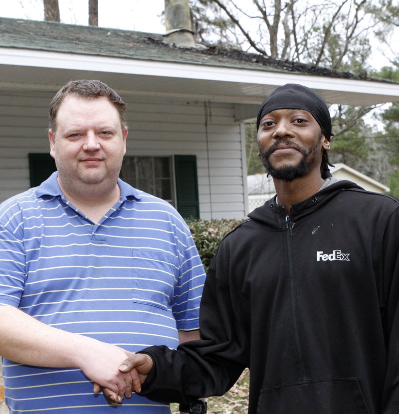 Newspaper carrier saves lives | El Dorado News