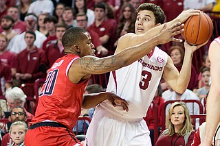Hannahs, Kingsley carry streaky Hogs | Northwest Arkansas Democrat-Gazette