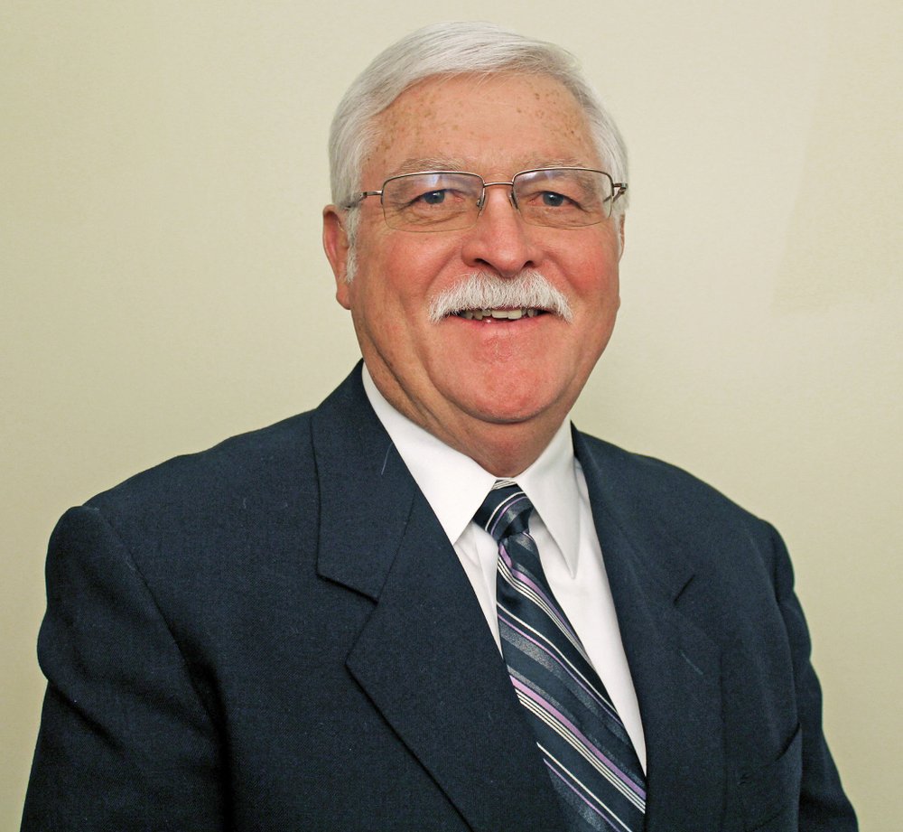 Voters weigh change and experience in race for Benton County judge