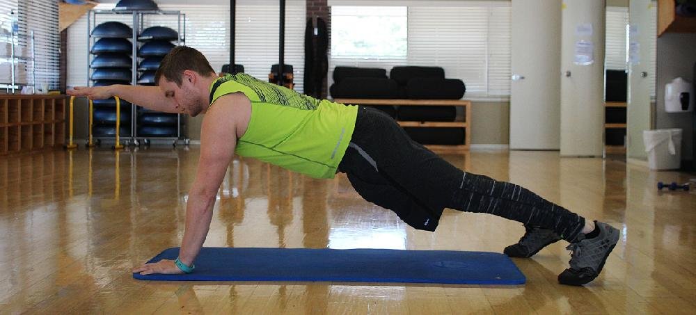 Plank variation intensifies isometric contractions