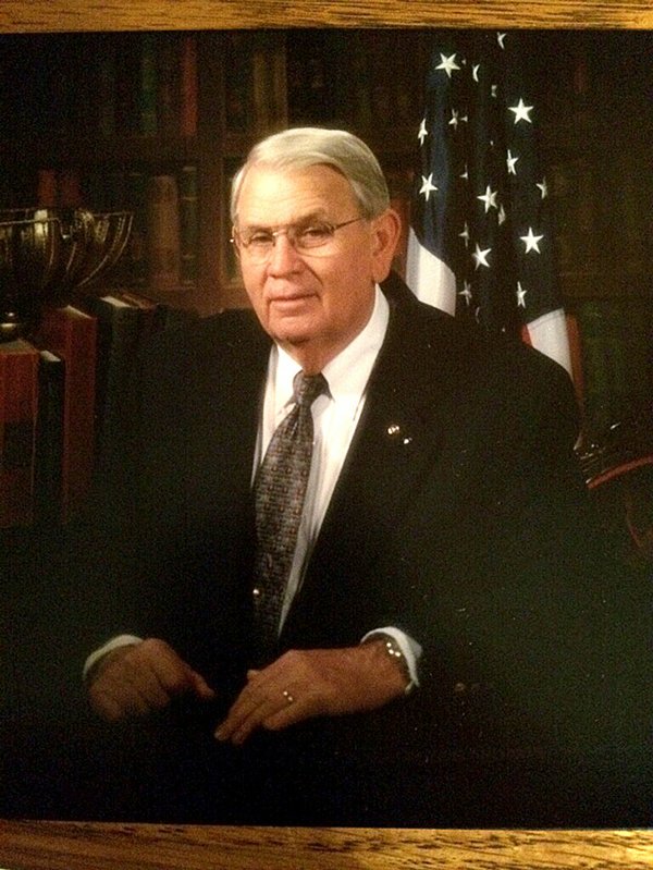 Former judge, sheriff dies