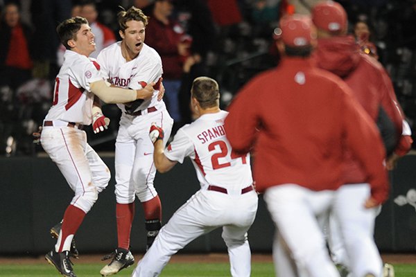 Hogs end slump after botched bunt | Whole Hog Sports