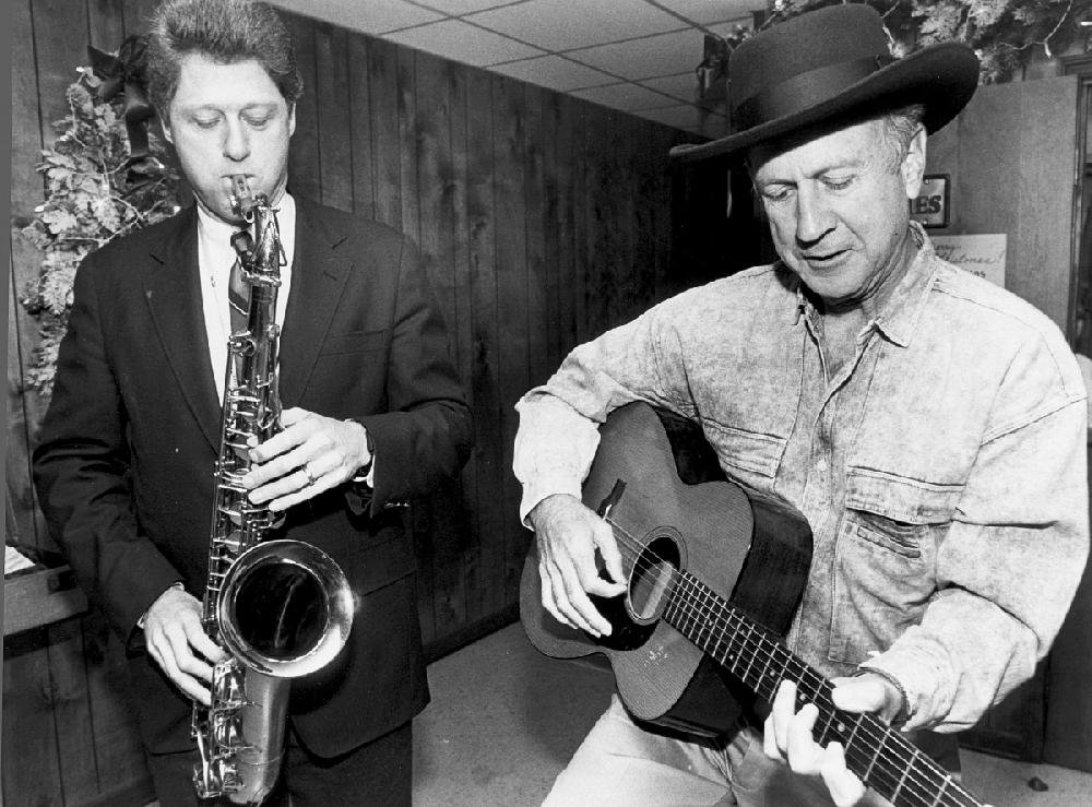 Ray Thornton of Congress, court dies at 87