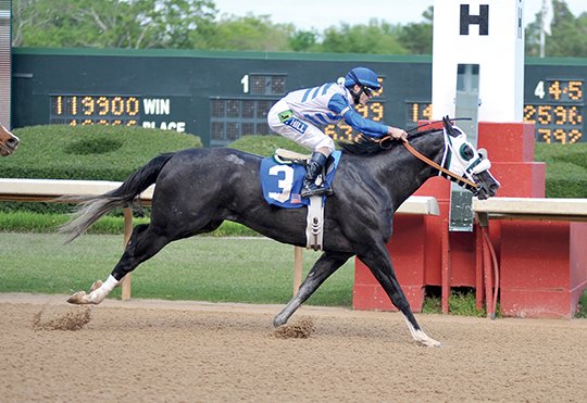 Super Saks hangs on in Carousel | Hot Springs Sentinel Record