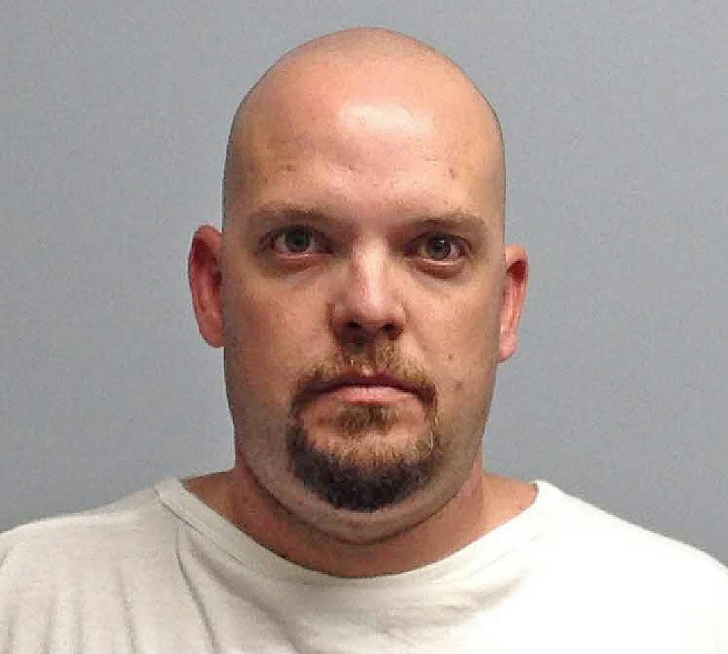 Benton County jailer accused of inappropriate relationship with inmate ...