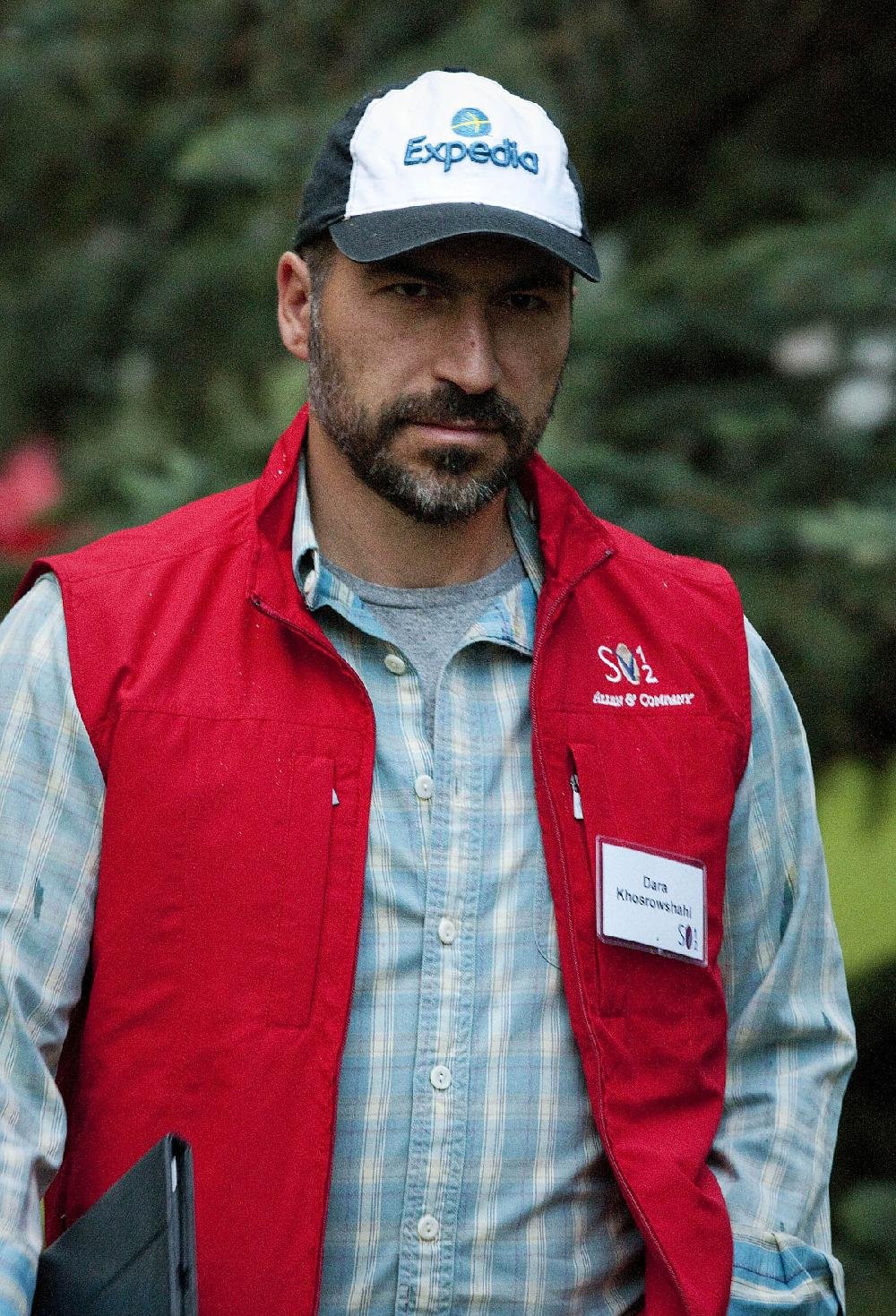 CEO pay up 4.5% though stocks flat